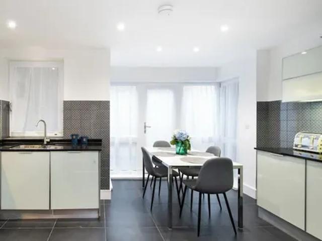 London, SW11 1SX, United Kingdom | 2 bed apartment for rent #160409446 | Rentberry
