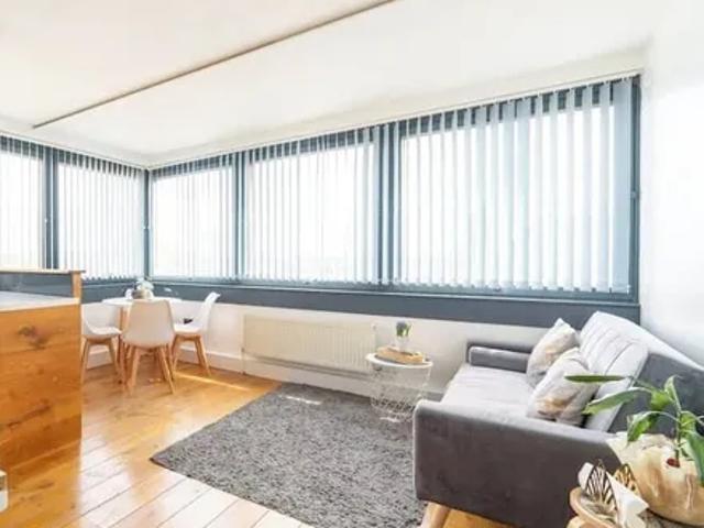 London, SW11 2SL, United Kingdom | 3 bed apartment for rent #167051157 | Rentberry