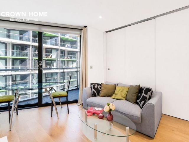 London SW11 Studio to rent £2,652 pcm £612 pw