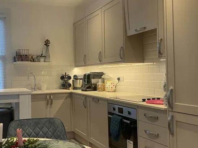 London, SW12 8AB, United Kingdom | 3 bed apartment for rent #121458880 | Rentberry
