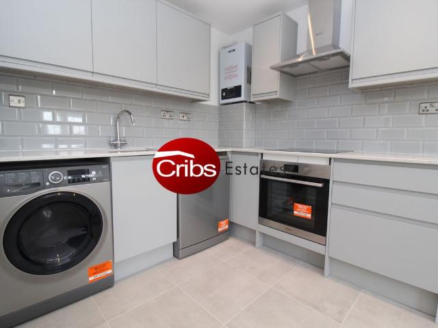 London SW14, 4 bed flat to rent, £3,225 pcm | PrimeLocation