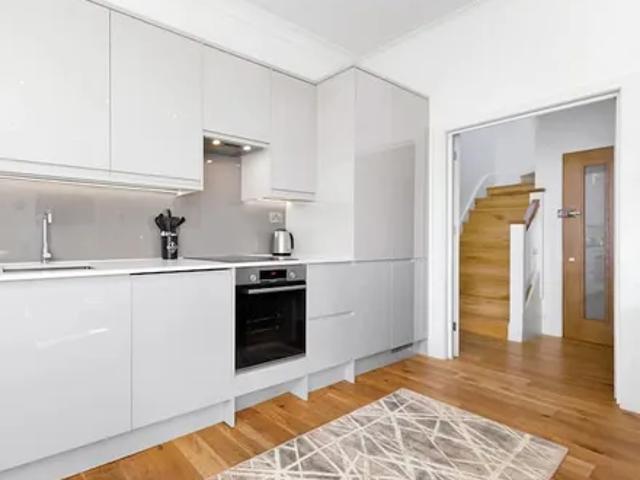 London, SW14 8AG, United Kingdom | 2 bed apartment for rent #147223445 | Rentberry
