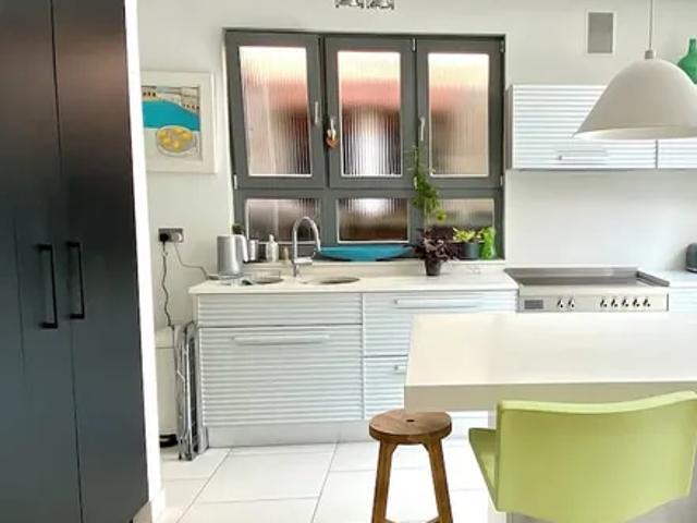 London, SW14 8JU, United Kingdom | 4 bed house for rent #147463062 | Rentberry
