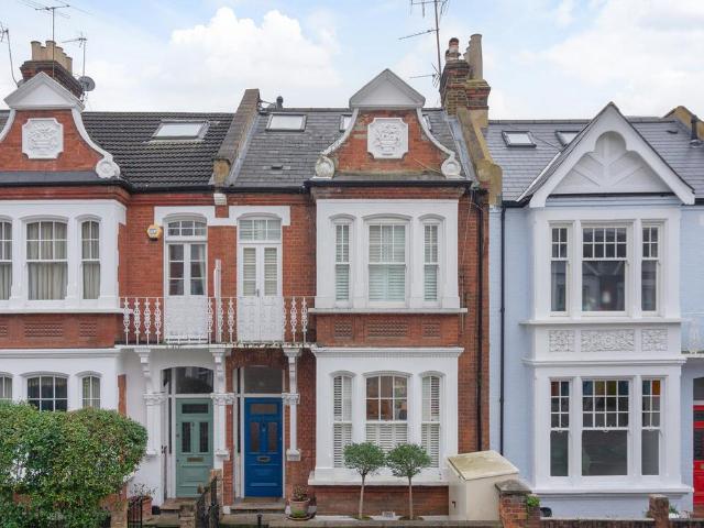 London SW15 Studio to rent £1,790 pcm £413 pw