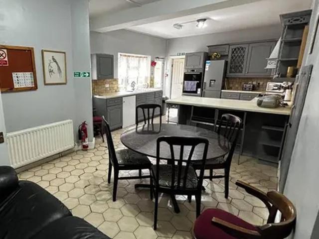 London, SW16 4JS, United Kingdom | 6 bed duplex for rent #98124287 | Rentberry
