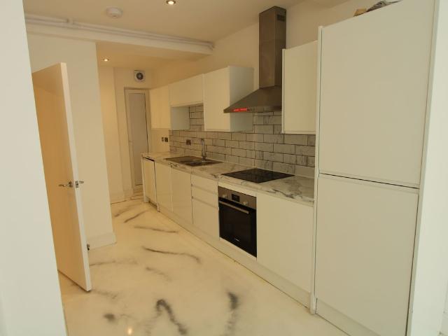 London SW16, 1 bed flat to rent, £1,600 pcm | PrimeLocation