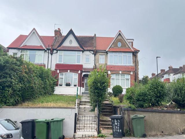 London SW16, 3 bed maisonette to rent, £3,200 pcm | PrimeLocation