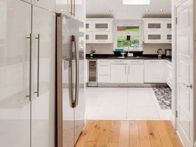 London, SW18 4AP, United Kingdom | 4 bed house for rent #100555817 | Rentberry