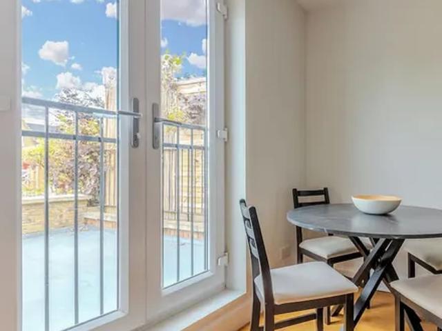 London, SW18 5DD, United Kingdom | 3 bed apartment for rent #165044869 | Rentberry