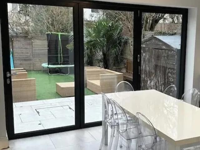 London, SW18 5TY, United Kingdom | 3 bed house for rent #164411798 | Rentberry