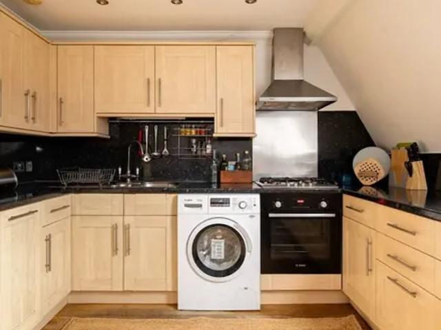 London, SW18 1AJ, United Kingdom | 3 bed apartment for rent #165094515 | Rentberry