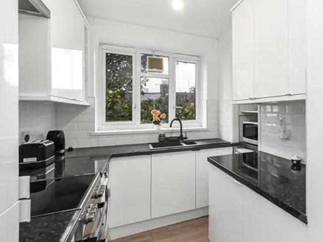 London, SW18 1BL, United Kingdom | 3 bed apartment for rent #147411526 | Rentberry