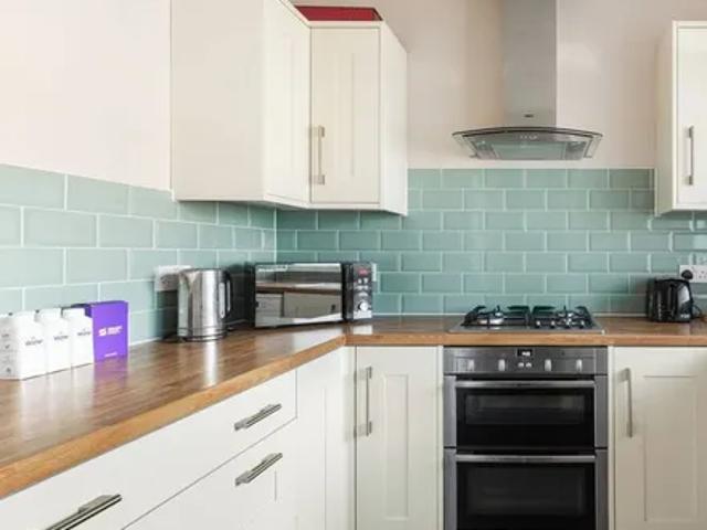 London, SW18 1PW, United Kingdom | 3 bed apartment for rent #165028491 | Rentberry