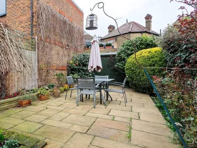 London, SW18 3BQ, United Kingdom | 3 bed house for rent #134690333 | Rentberry