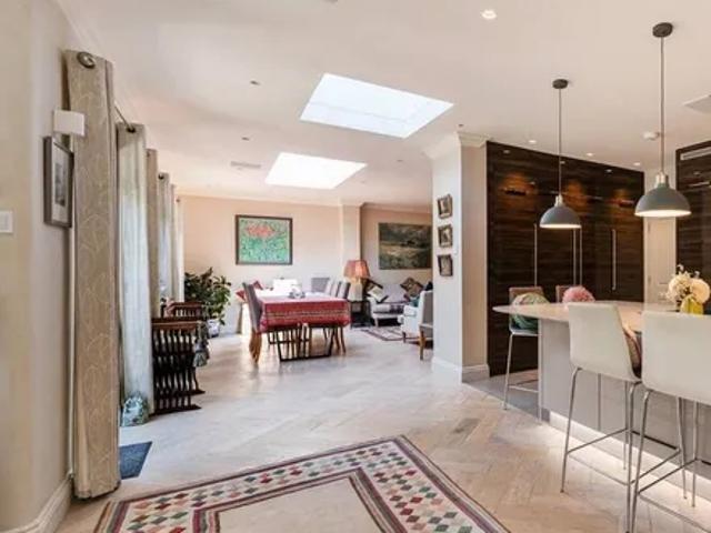 London, SW18 3NN, United Kingdom | 3 bed house for rent #147772890 | Rentberry