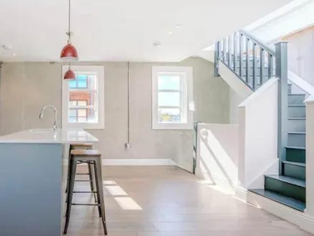 London, SW19 4BX, United Kingdom | 3 bed townhouse for rent #166229766 | Rentberry