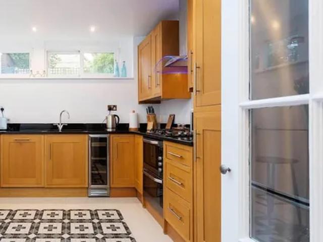 London, SW19 4QN, United Kingdom | 2 bed apartment for rent #96240121 | Rentberry