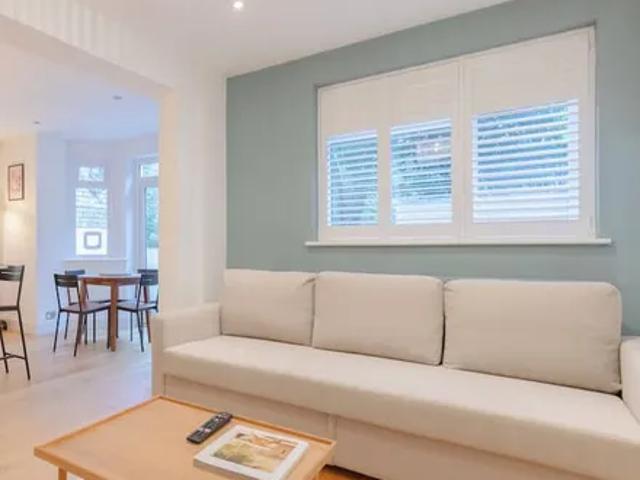 London, SW19 4QE, United Kingdom | 2 bed apartment for rent #114725092 | Rentberry