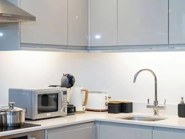 London, SW19 7RG, United Kingdom | 2 bed apartment for rent #165879686 | Rentberry