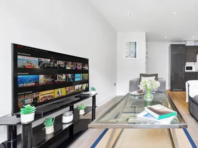 London, SW19 8AE, United Kingdom | 2 bed apartment for rent #165083117 | Rentberry