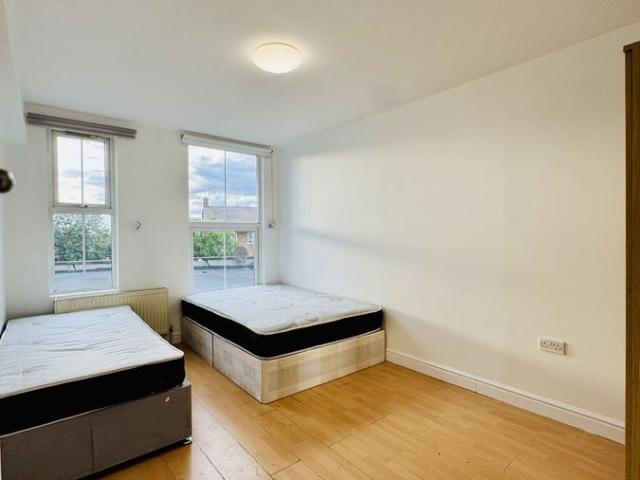 London SW2, 1 bed flat to rent, £1,250 pcm | PrimeLocation