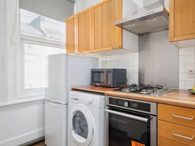 London, SW2 1ER, United Kingdom | 2 bed apartment for rent #131364199 | Rentberry