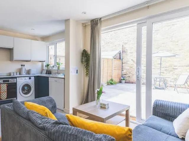 London, SW2 5QA, United Kingdom | 4 bed apartment for rent #166722312 | Rentberry