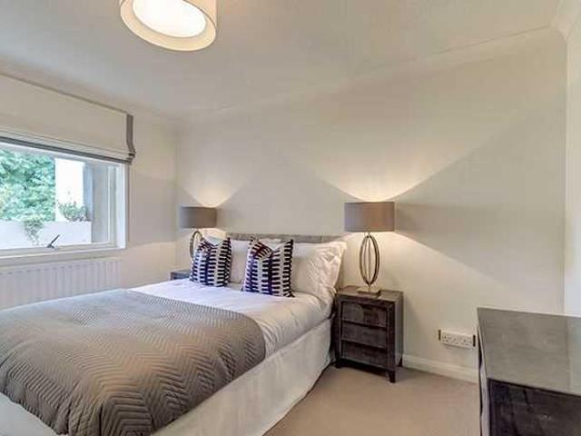 London SW3 2 bed apartment to rent £4,550 pcm £1,050 pw