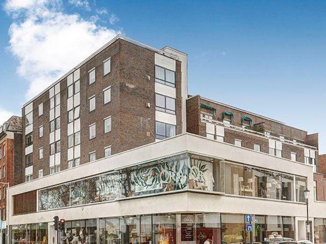 London SW3 2 bed flat to rent £3,900 pcm £900 pw