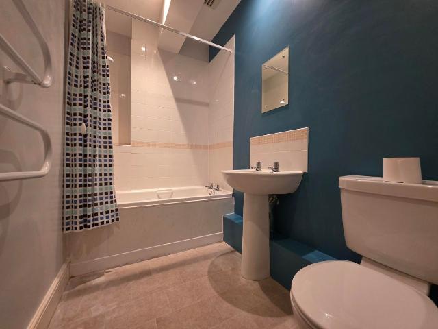 London Place, Wolverhampton WV3, 1 bed flat to rent, £850 pcm | PrimeLocation