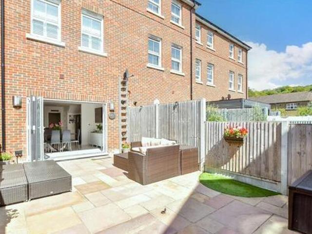 London Road, Temple Ewell, 3 Bedroom Town
