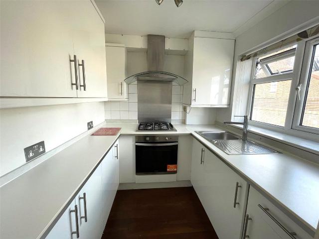 London Road, Thornton Heath CR7, 1 bed flat to rent, £1,350 pcm | PrimeLocation