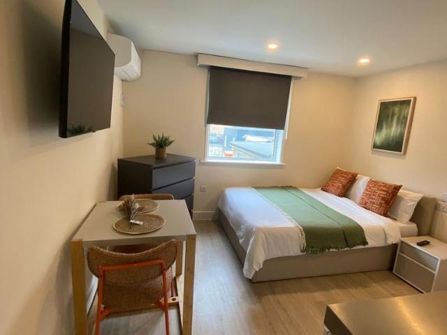 London Road, Thornton Heath CR7 Studio to rent £1,000 pcm £231 pw