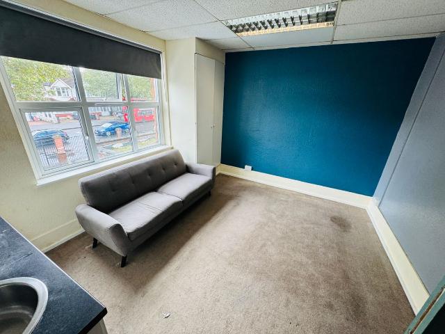 London Road, Thornton Heath CR7, Studio to rent, £800 pcm | PrimeLocation