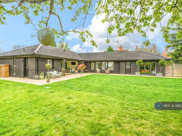 London Road, Towcester, NN12 4 bed detached house to rent £2,750 pcm £635 pw