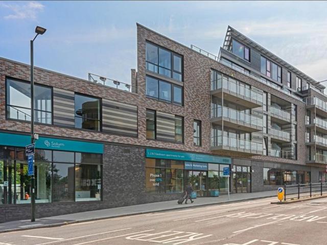 London Road, Twickenham TW1 2 bed flat to rent £3,400 pcm £785 pw