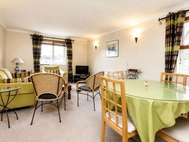 London Road, TW7