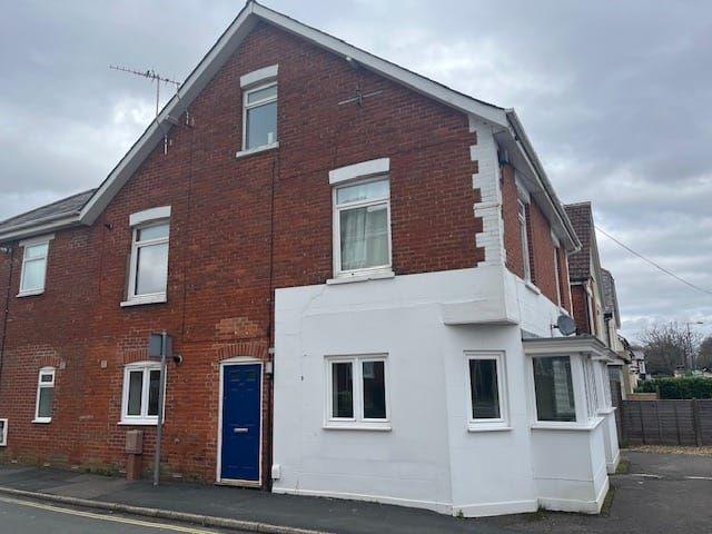 London Road, Waterlooville PO7, 1 bed flat to rent, £895 pcm | PrimeLocation