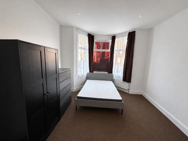 London Road, Wembley HA9, 2 bed shared accommodation to rent, £1,100 pcm | PrimeLocation