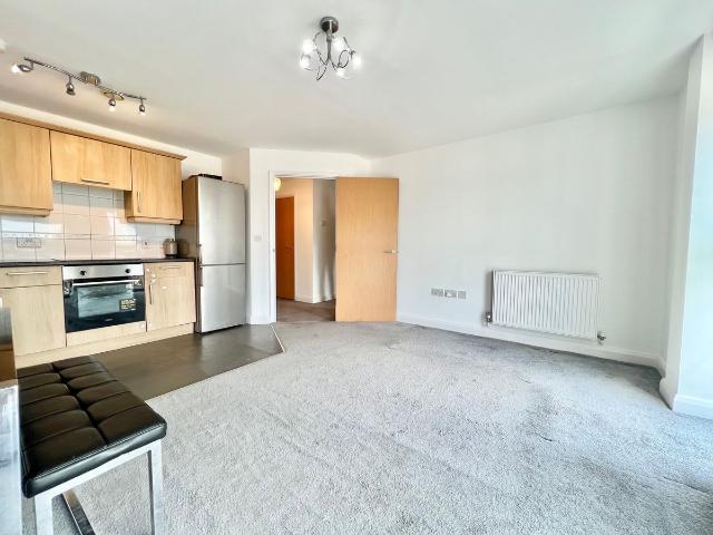 London Road, West Croydon, Surrey CR0, 2 bed flat to rent, £1,600 pcm | PrimeLocation