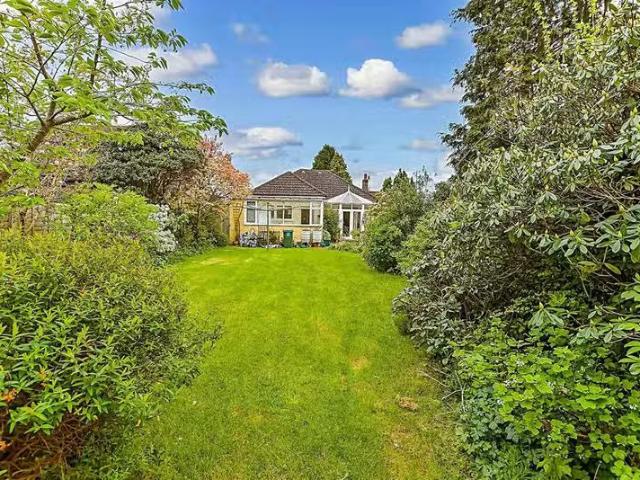 London Road, West Kingsdown, Kent 2 bed bungalow for sale £6.