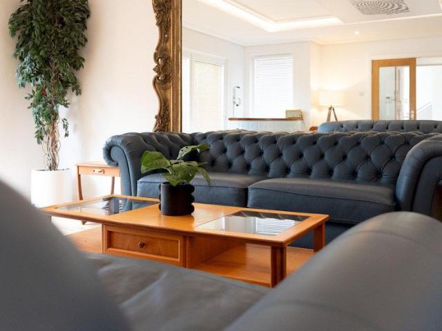 London Road West