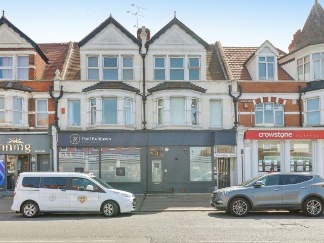 London Road, Westcliff On Sea SS0, 1 bed flat to rent, £1,000 pcm | PrimeLocation