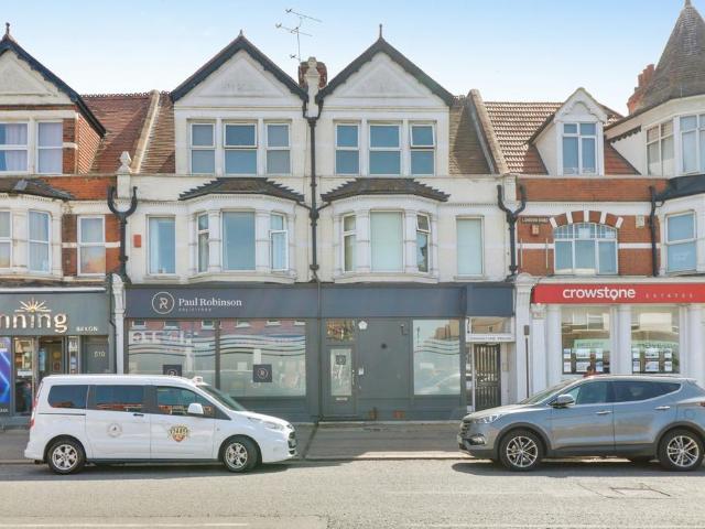 London Road, Westcliff on Sea, SS0 1 bed flat to rent £1,000 pcm £231 pw