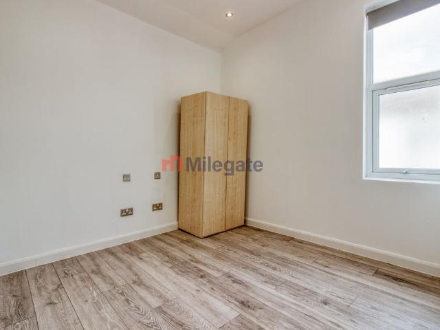 London Road, Westcliff On Sea SS0, 1 bed flat to rent, £825 pcm | PrimeLocation