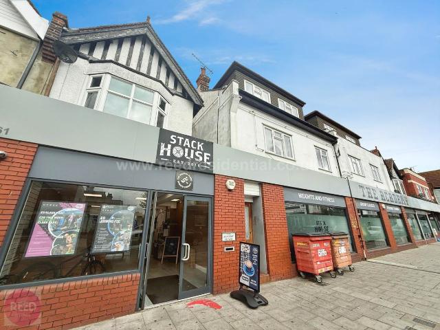 London Road, Westcliff On Sea SS0, 2 bed flat to rent, £1,250 pcm | PrimeLocation