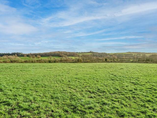 London Road, Whitchurch, RG28 2 bed equestrian property to rent £5,000 pcm £1,154 pw