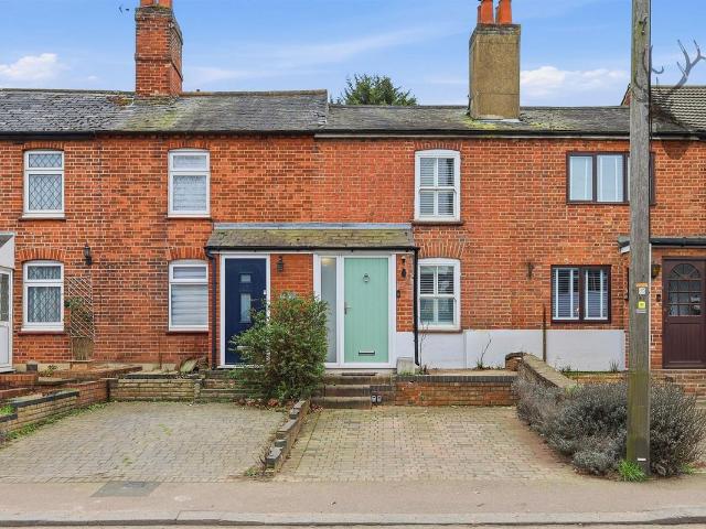 London Road, Abridge RM4, 2 bed property to rent, £2,100 pcm | PrimeLocation