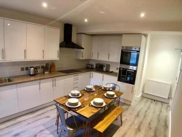 London Road, Alvaston, 6 Bedroom House