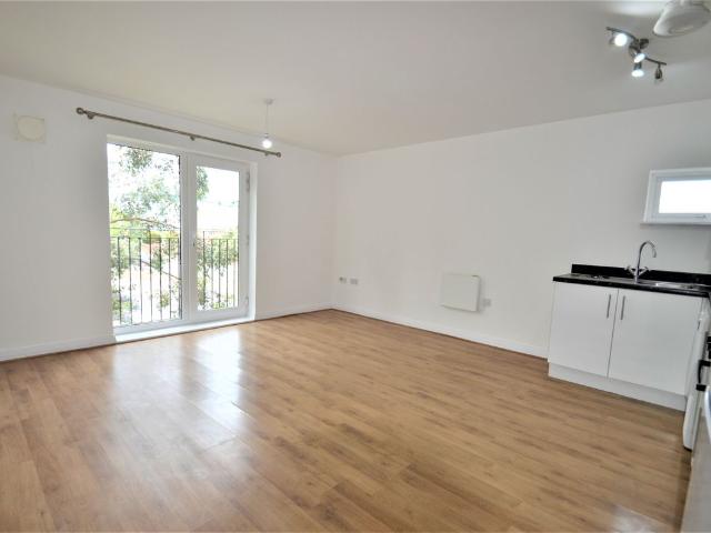 London Road, Ashford TW15, 2 bed flat to rent, £1,650 pcm | PrimeLocation